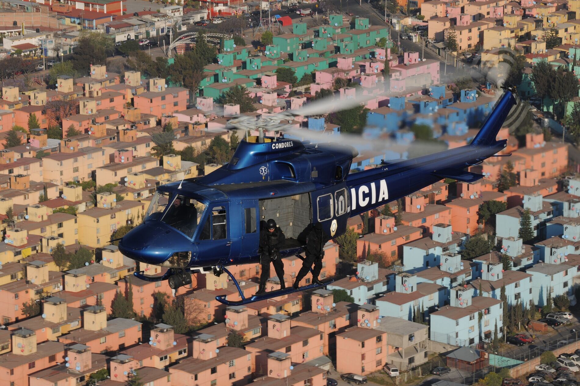 Bell 412 Un Helic ptero En rgico Y Para La Seguridad P blica Bell 412 Un Helic ptero En rgico Y Para La Seguridad P blica